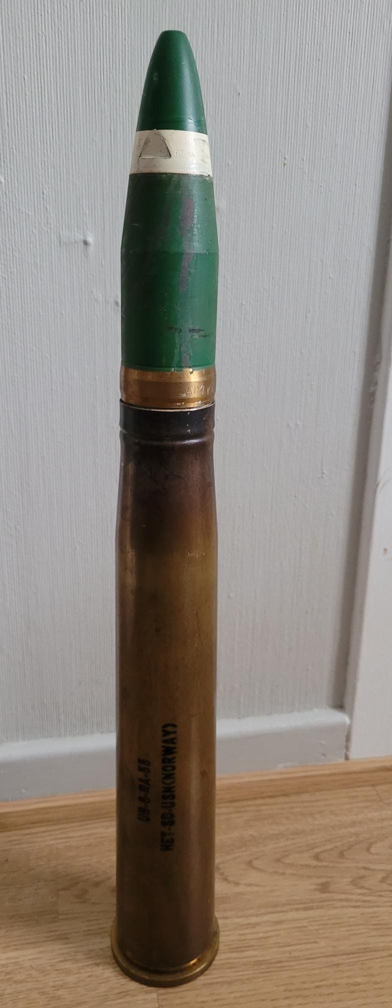 40mm L60 Bofors Hylse med prosjektil. Tomm | FINN torget