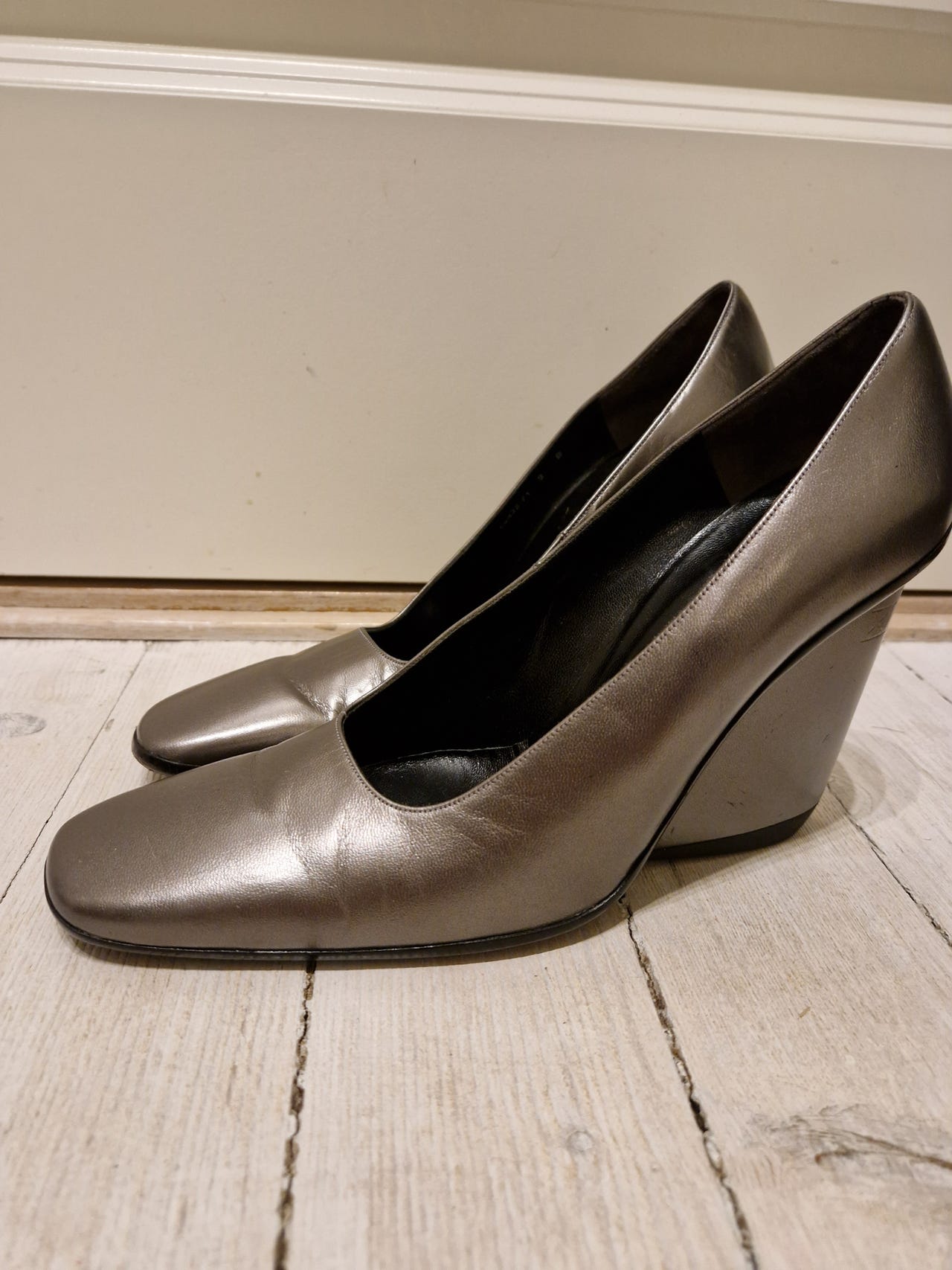 Pumps / fest sko i skinn fra KARL LAGERFELD | FINN-torget