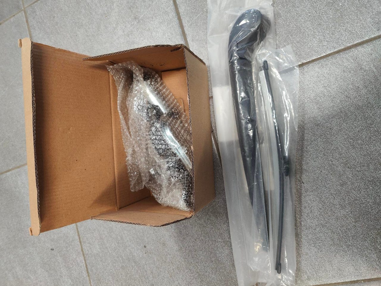 Vindusviskermotor komplett med arm og visker | FINN torget