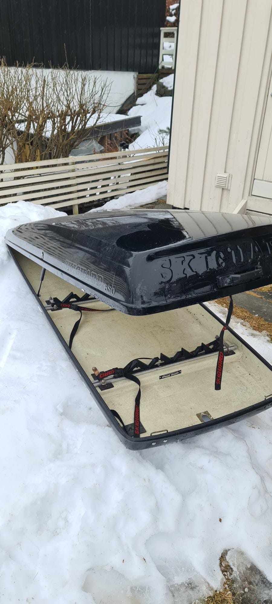 Skiboks Skiguard 850 Sort | FINN torget