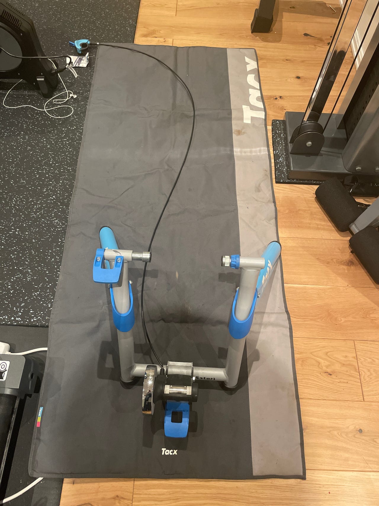 Tacx satori rulle med tacx matte | FINN-torget