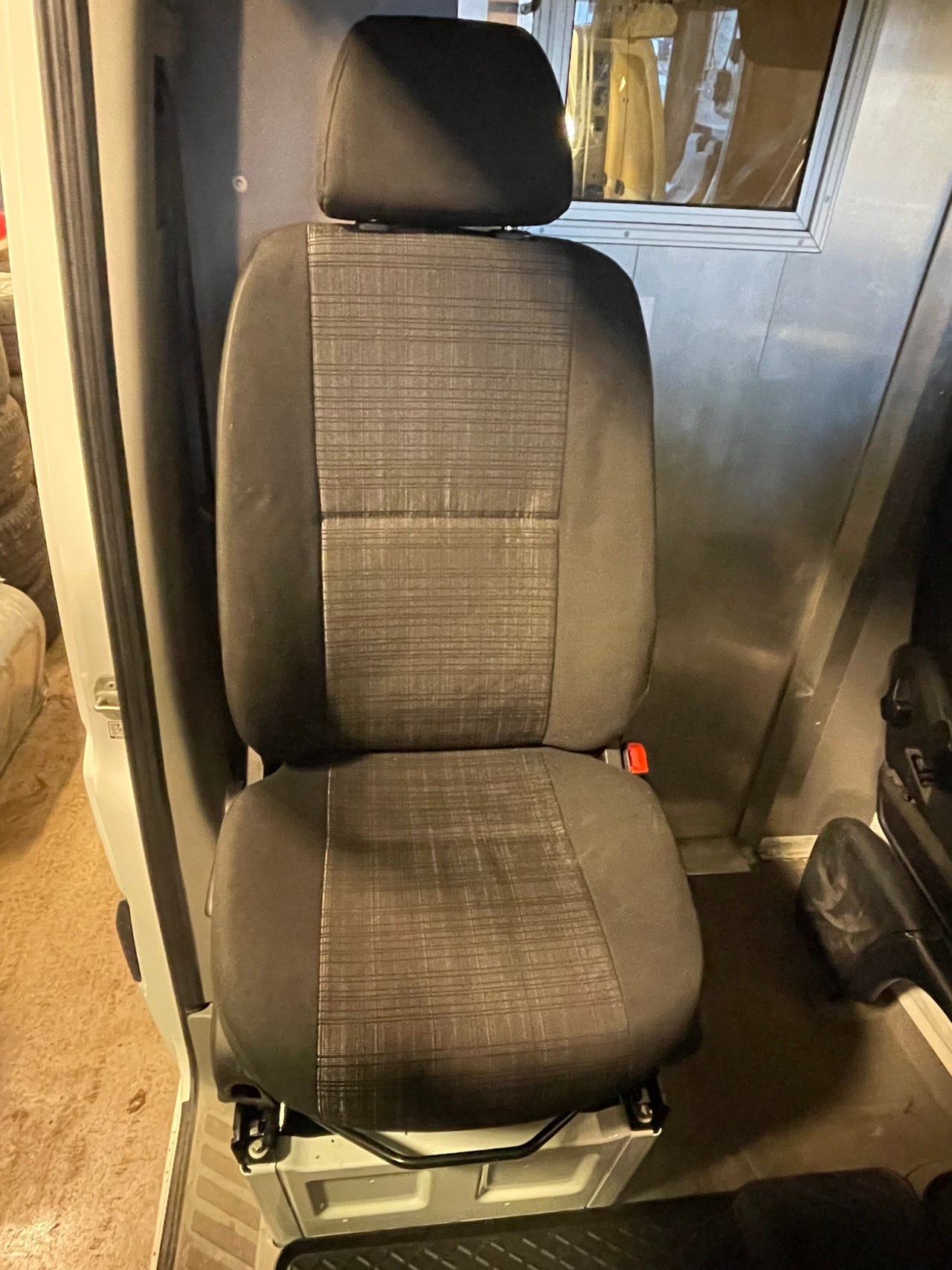 Passasjersete! Pilotstol med airbag til MB Sprinter med understell ...