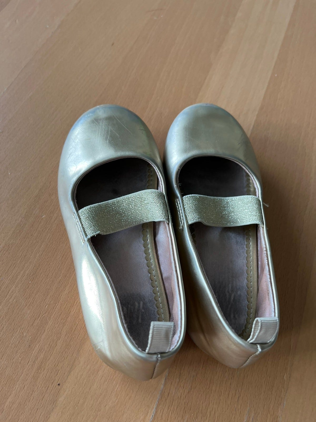 Jente sko, str 26 | FINN torget