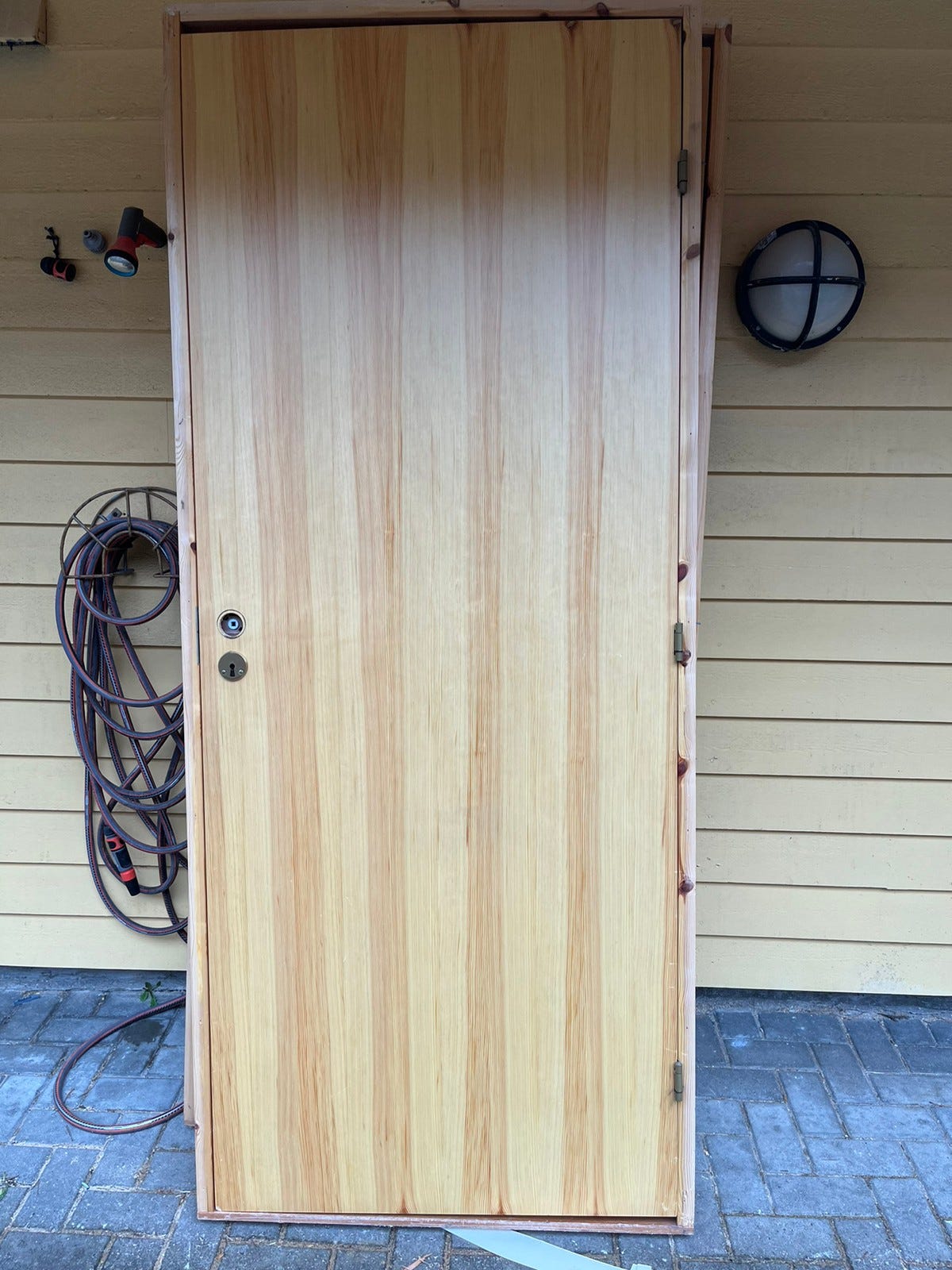 Innvendig dører furu finert gis bort | FINN-torget