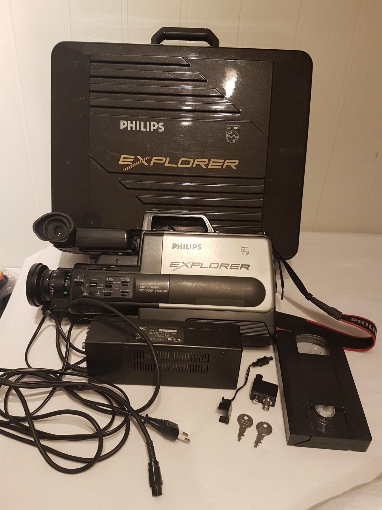 Philips Explorer VHS Kamera | FINN torget