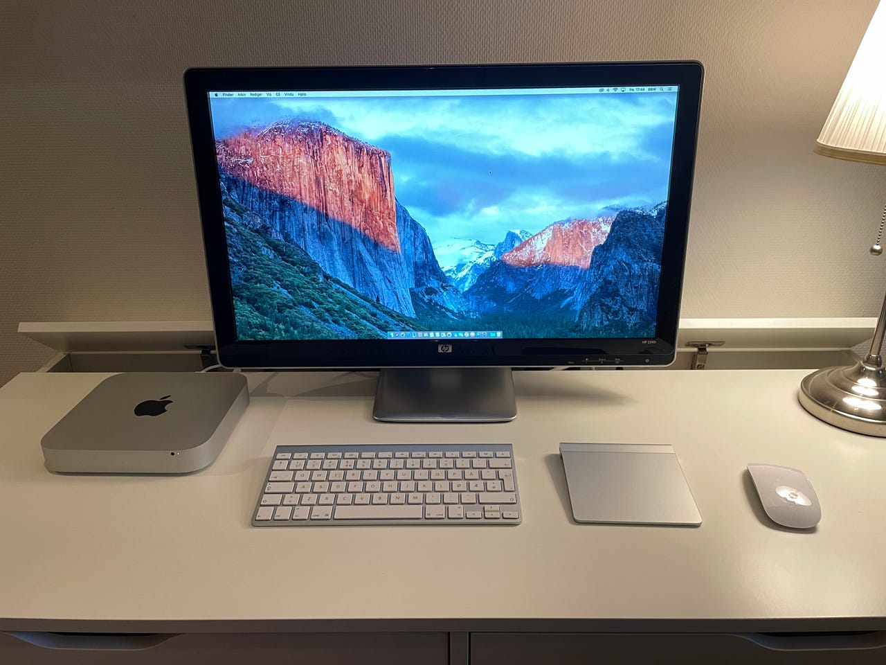 Mac Mini + 25" HP Monitor | FINN torget