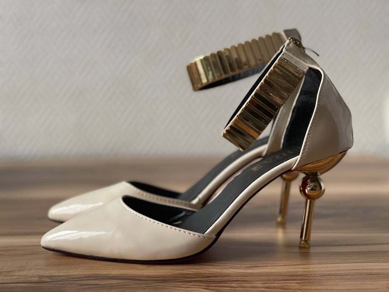 sandaler,skoene , sko , sandaler til Fest . Party | FINN-torget