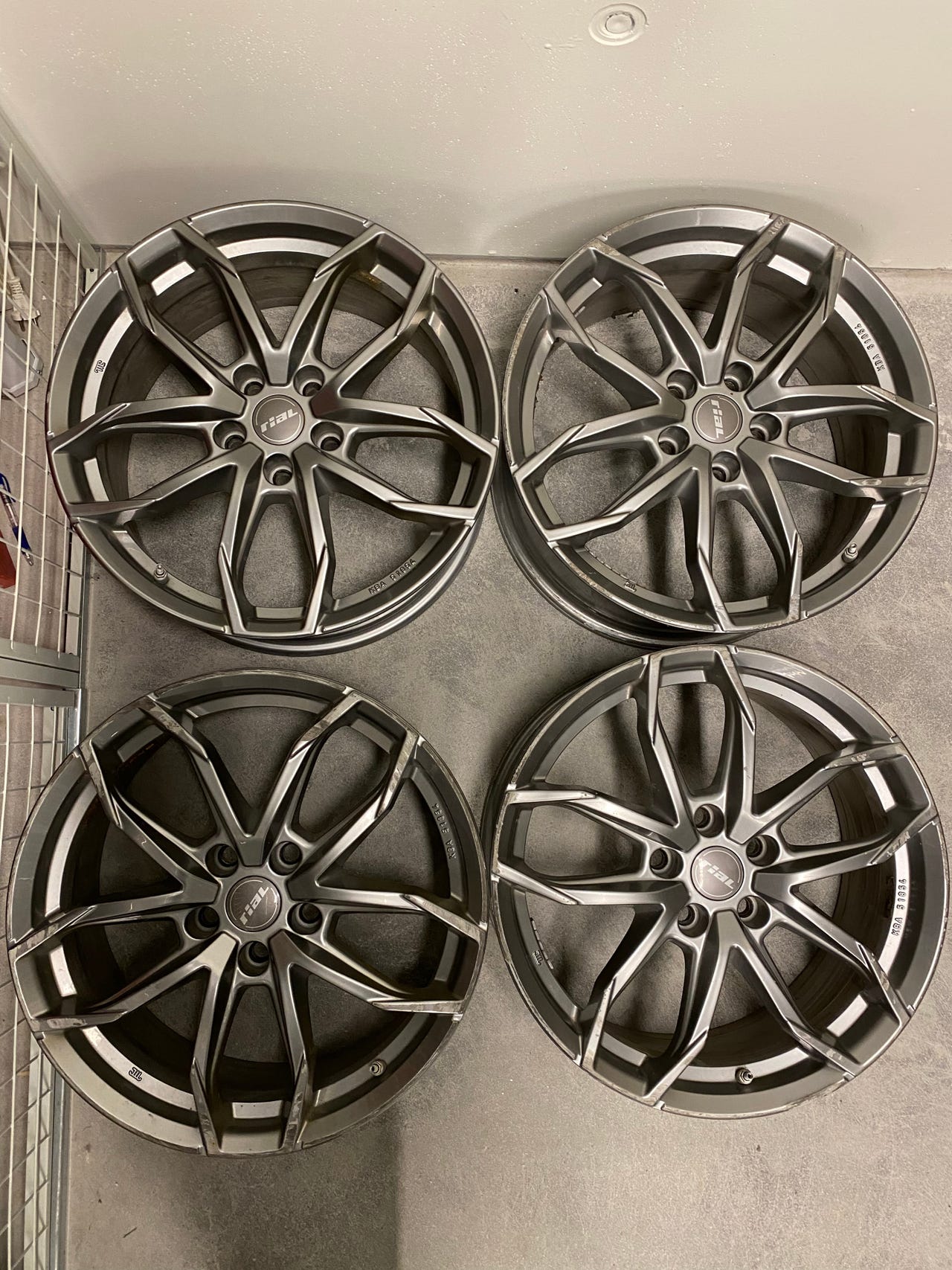 4 stk. Tesla Model 3 felger med trykksensor! 18" RIAL | FINN torget