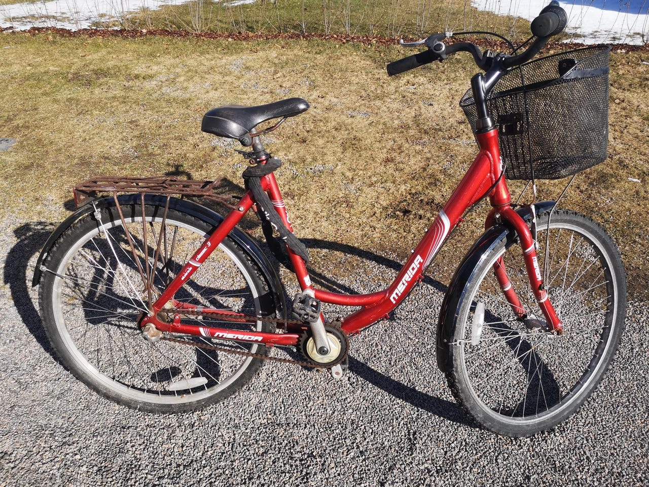 Rød damesykkel gis bort | FINN-torget