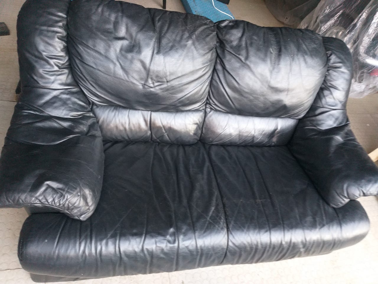 2-seters sort skin sofa | FINN torget