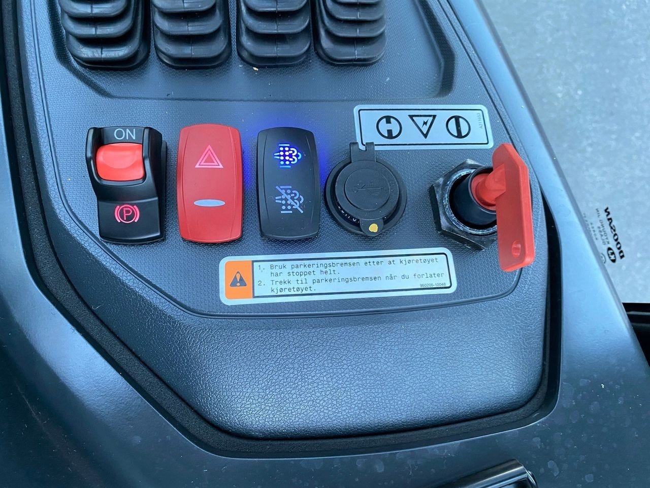 Til salgs: Doosan D25S-9 (2,5 tonn) diesel gaffeltruck med triplexmast ...