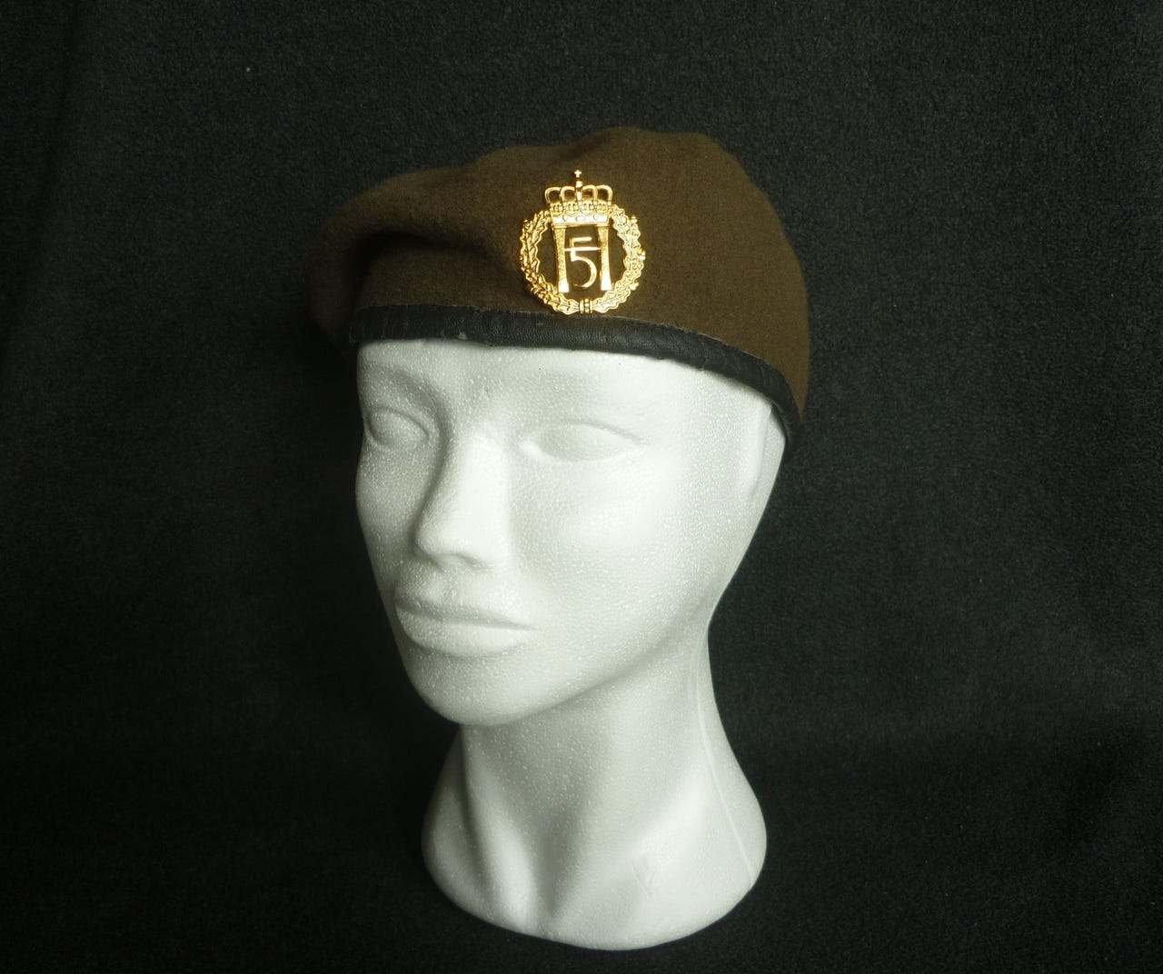 Forsvarets Olivengrønn Hæren Beret med forgylt/gull H5 Kongemerke ...