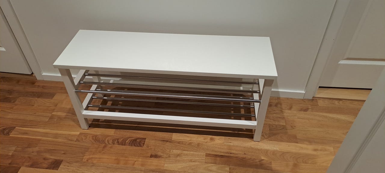 Entrébenk med skoplass fra IKEA for kr. 600 | FINN torget