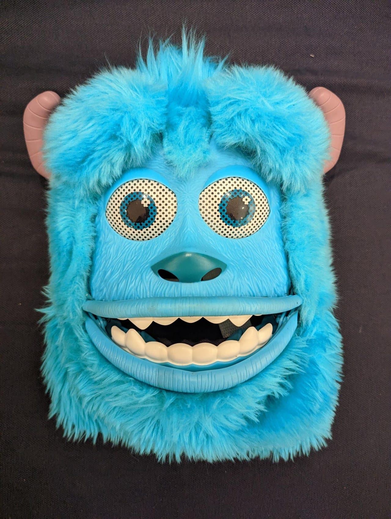 Toys'r'us exclusive Pixar"Sully" Mask | FINN torget