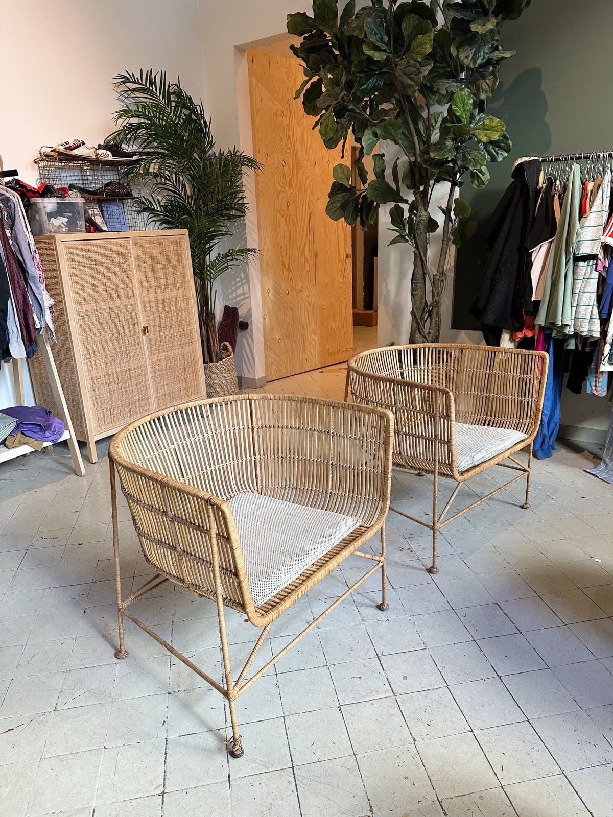 Design lenestoler selges billig | FINN torget