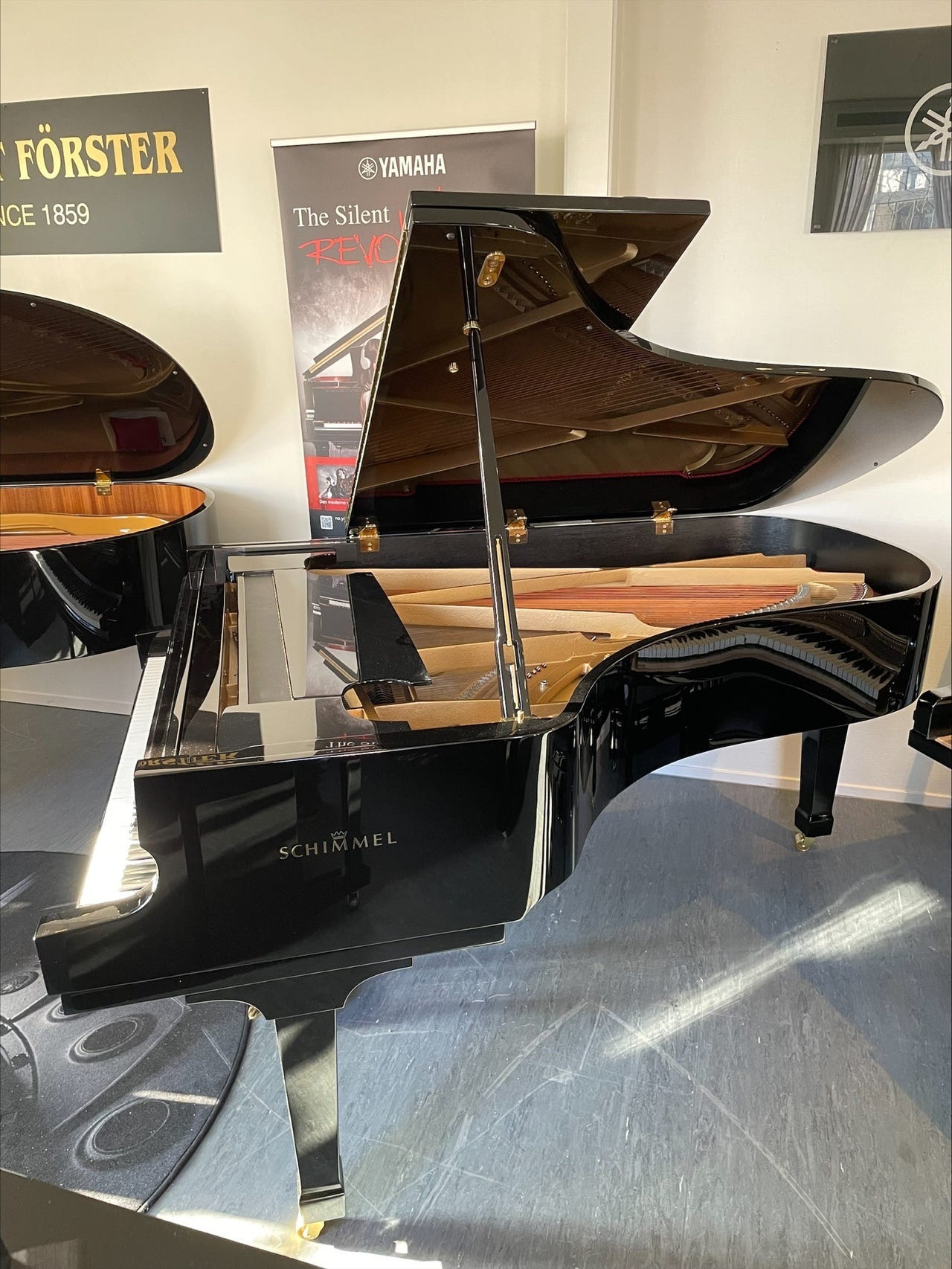 Schimmel Classic 205 akustisk flygel sort polert | FINN-torget