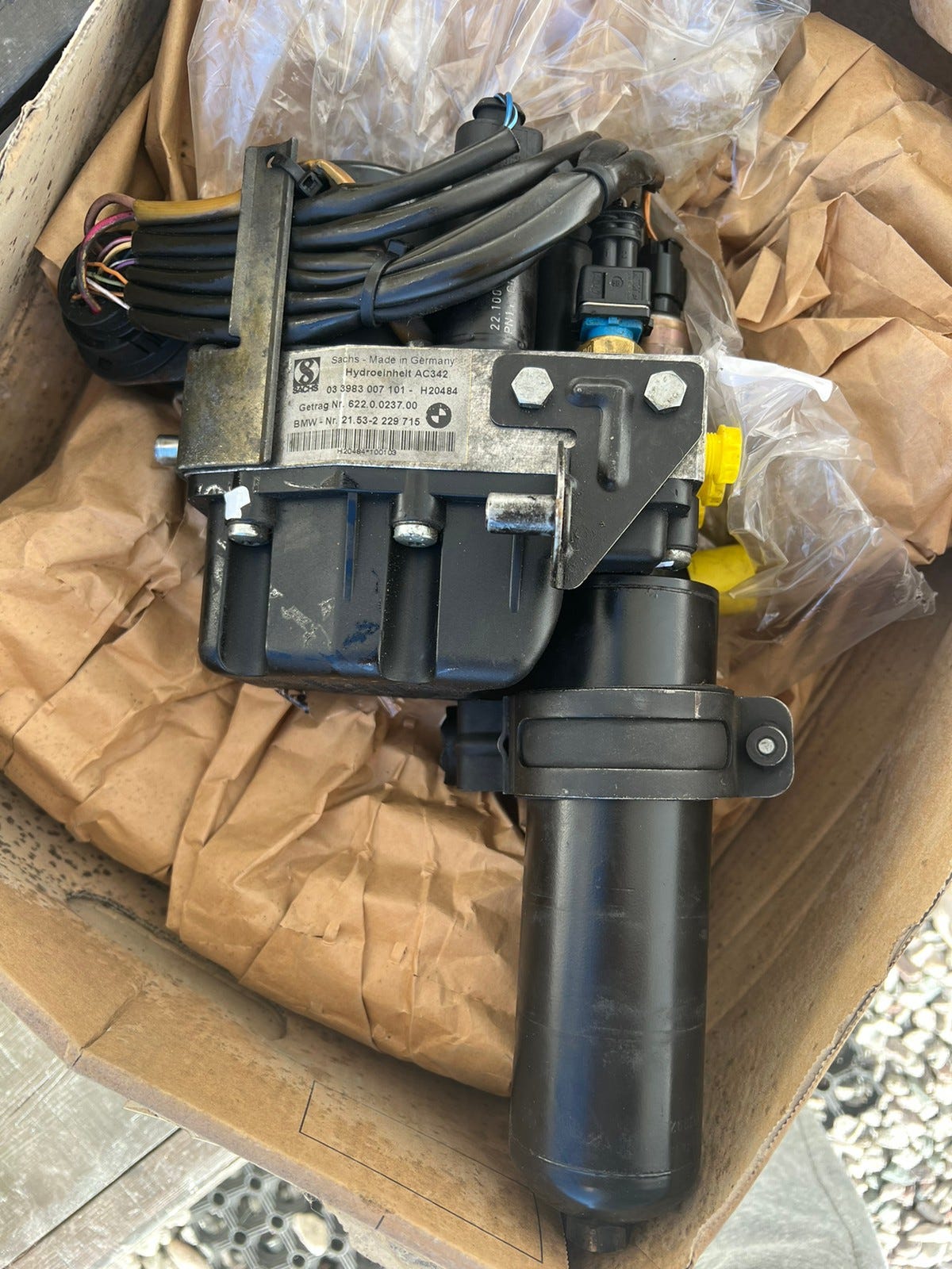 BMW M3 SMG Hydraulic Pump with Pressure Accumulator | FINN-torget