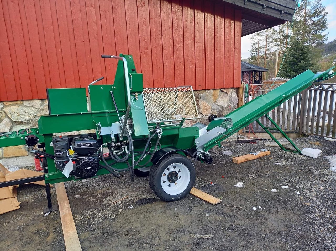 Utleie vedmaskin /fliskutter/minigraver/ Betongsag/Kjernebor maskin ...