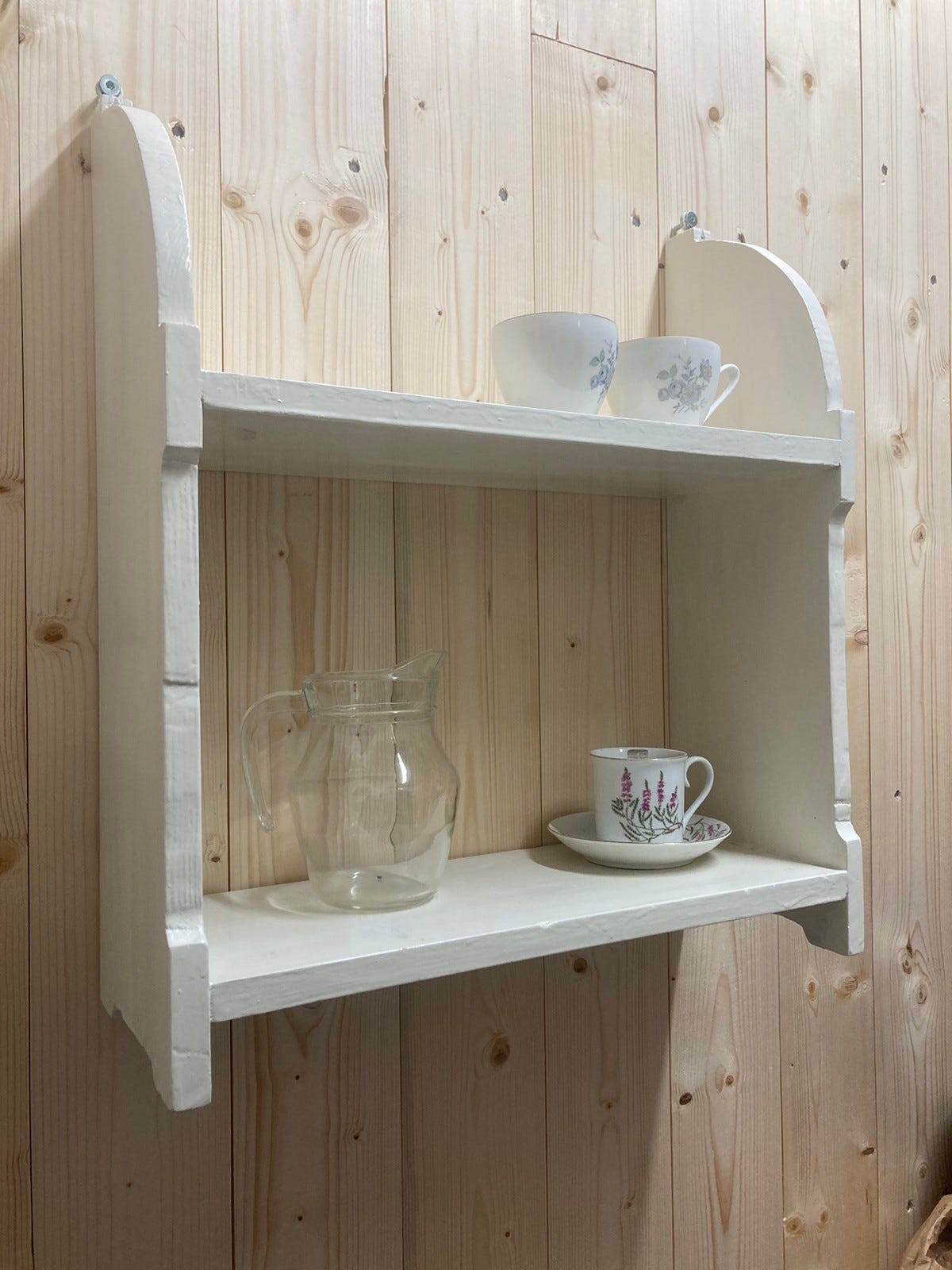 Hvit trehylle | FINN-torget