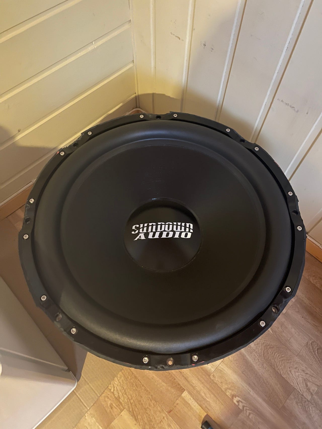 Sundown audio 24» | FINN-torget