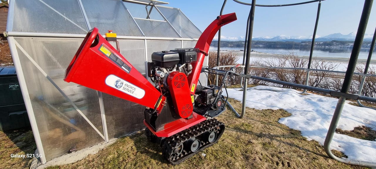 Bensindrevet, kraftig flishugger på belter leies ut. . | FINN torget