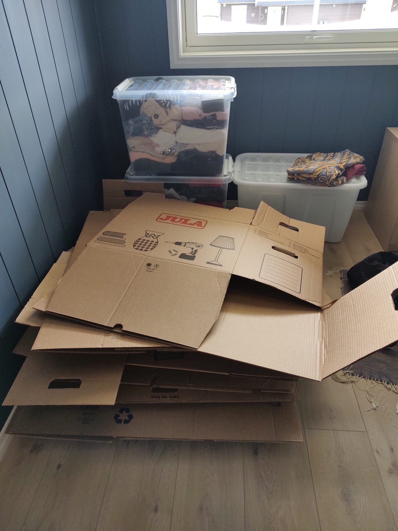 Flytteesker ca 15 stk | FINN torget