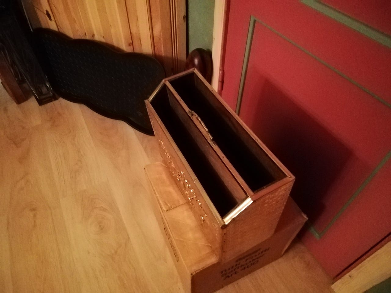 Papir- og aviskurv høyde 28 bredde 36 dybde 14 | FINN torget