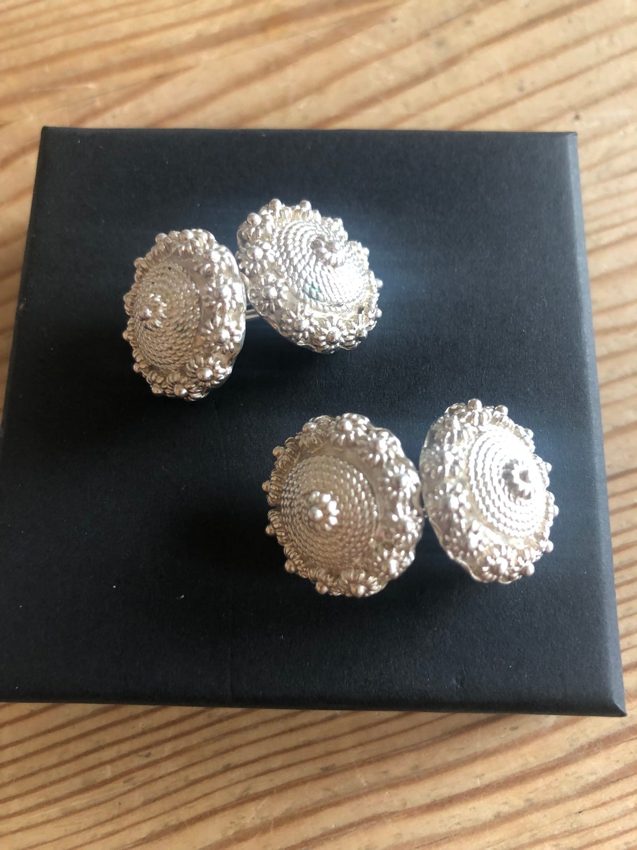 Bunadsølv, mansjettknapper passer til vest og aust Agder bunaden | FINN torget