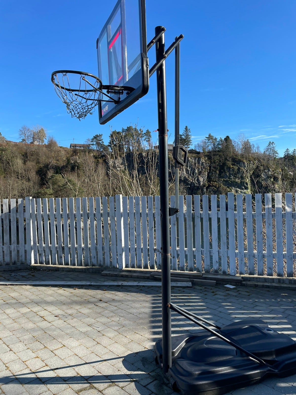 Basket kurv på stativ | FINN torget