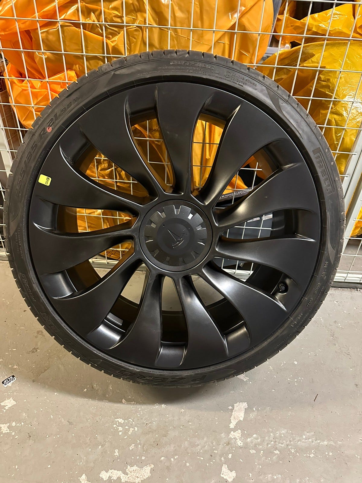 Nye Tesla 21’’ Uberturbine Performance felger med sommerdekk til Model ...