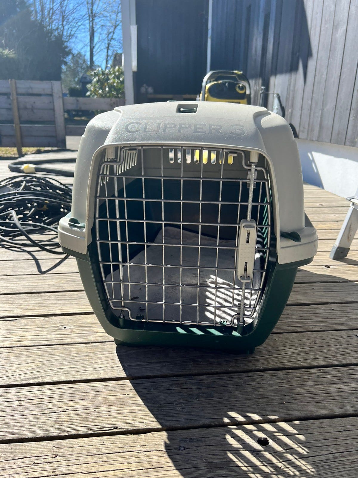 Lite brukt kattebur/hundebur | FINN-torget