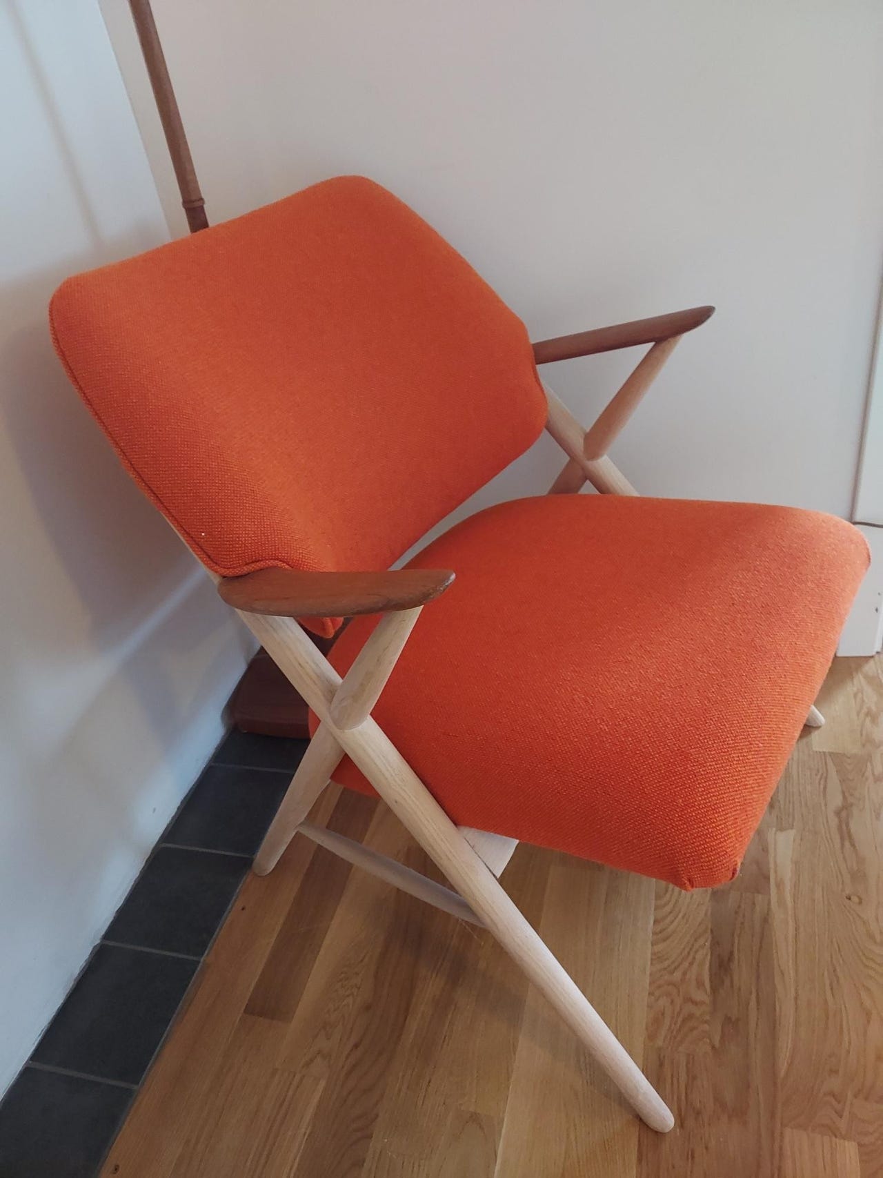 Retro stol fra Dokka møbler. Sjelden versjon i løvtrær og teak | FINN ...