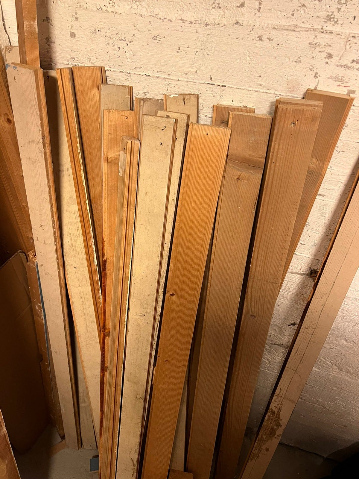 Diverse eldre panel, 135cm, brukt som hylle | FINN torget