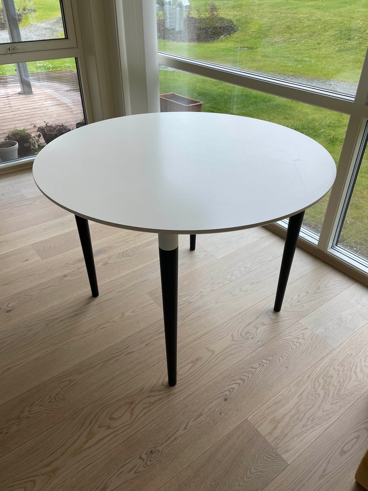 Rundt Ikea Bord (Reservert) | FINN torget