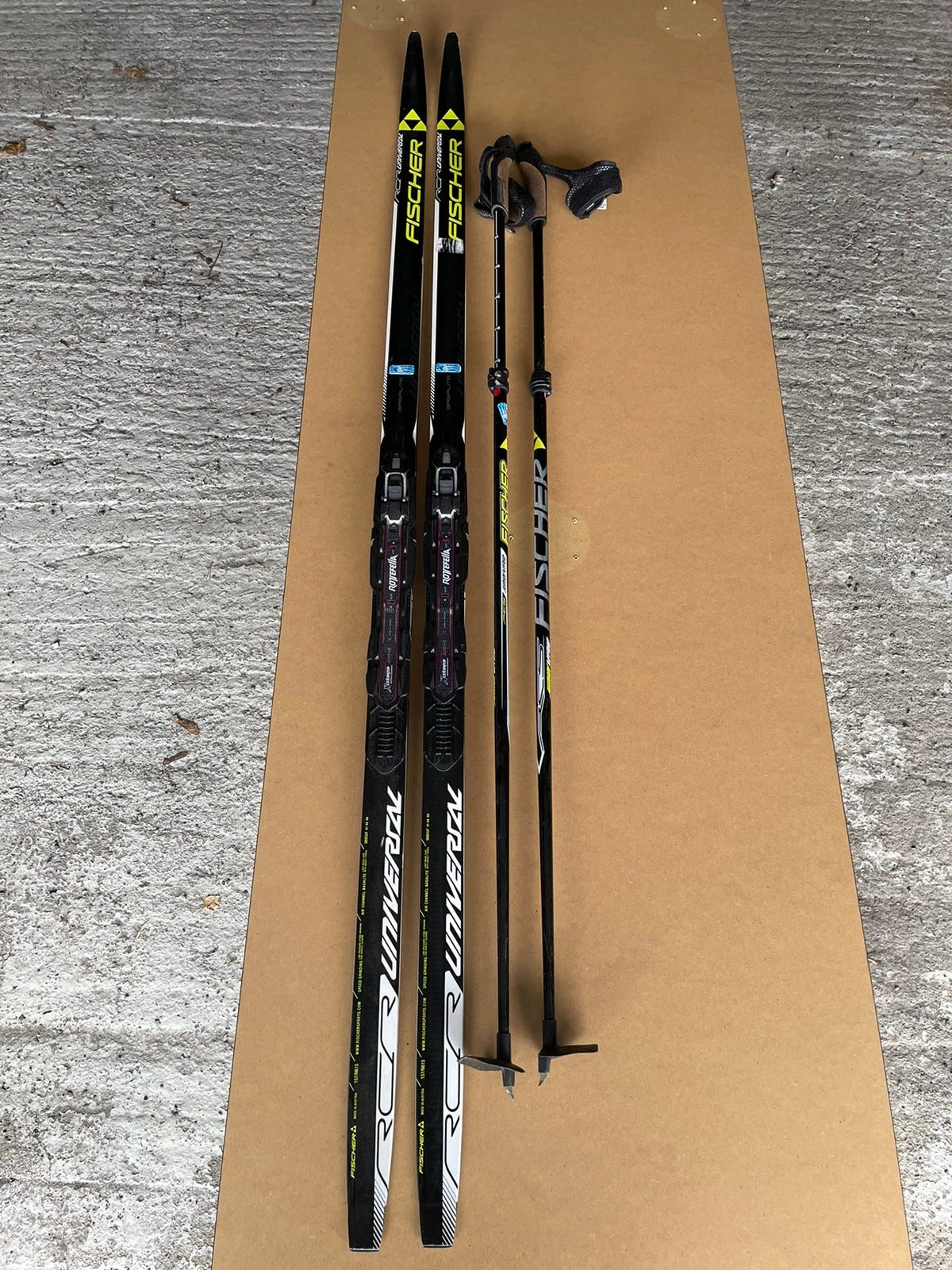 Fisher ski, bindinger og justerbare staver selges | FINN torget