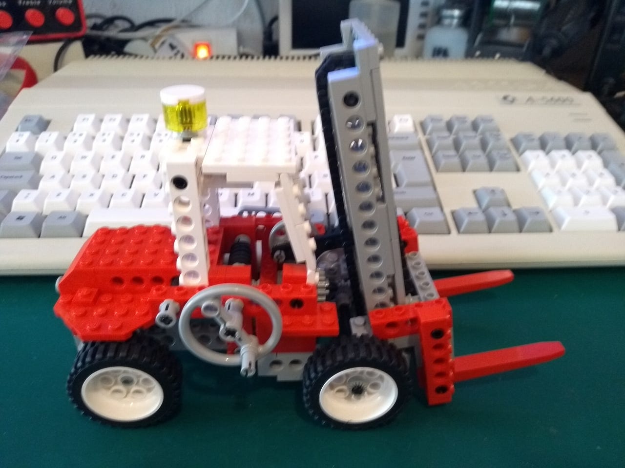 LEGO Technic 8835 - Forklift - Komplett sett fra 1989 | FINN-torget