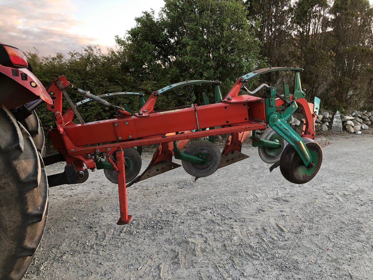 Kverneland 3 skjærs AB 85 plog | FINN torget