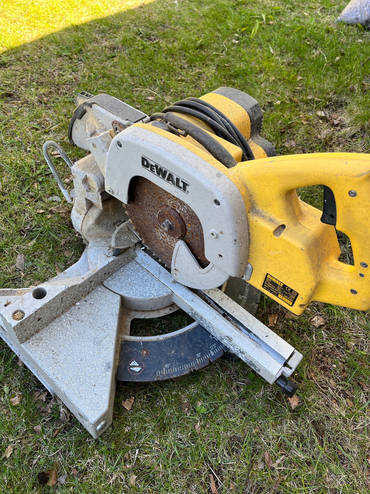 DeWalt kappsag m/ bord gis bort | FINN torget