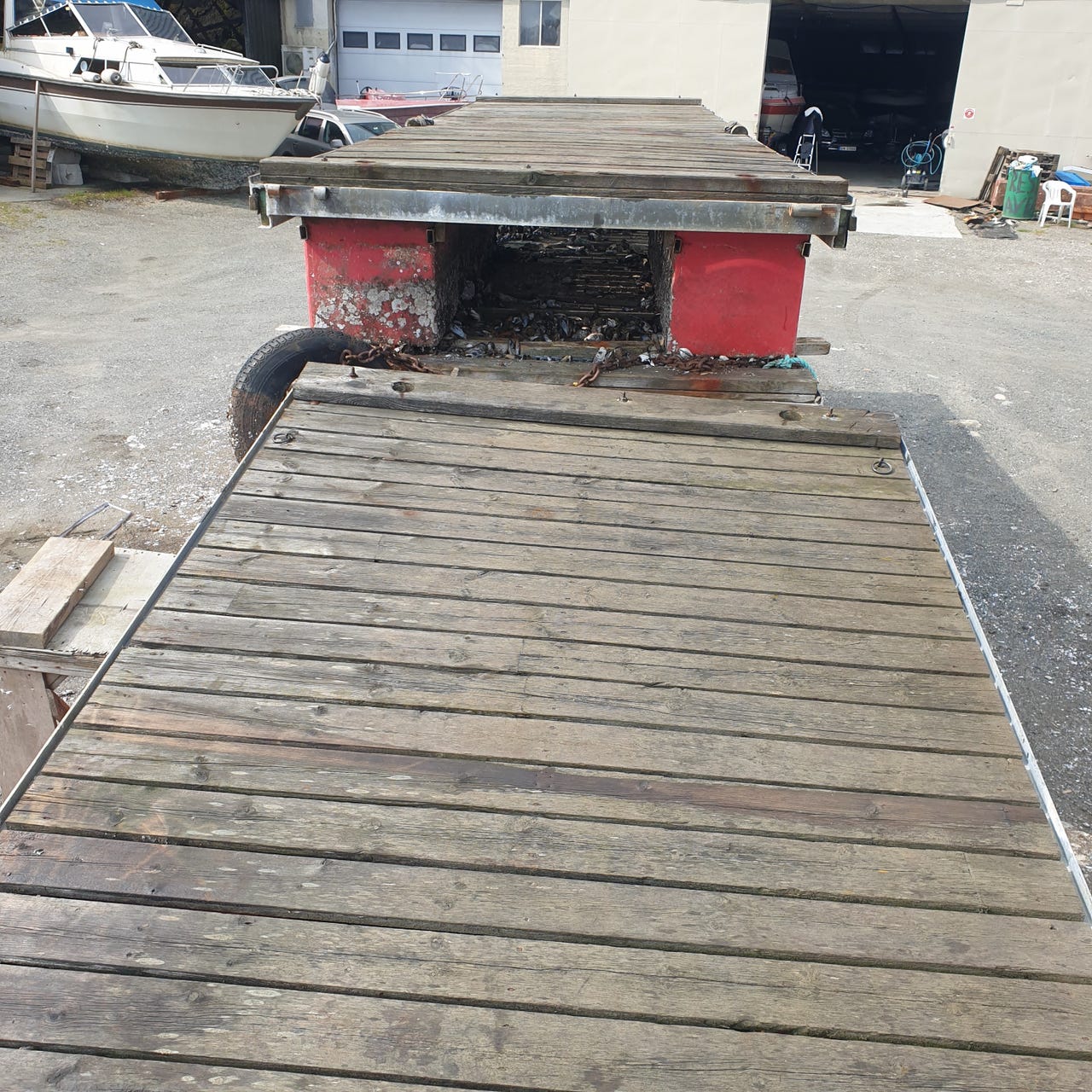 Flytebrygger, flyteelementer, utriggere og mooringer | FINN-torget