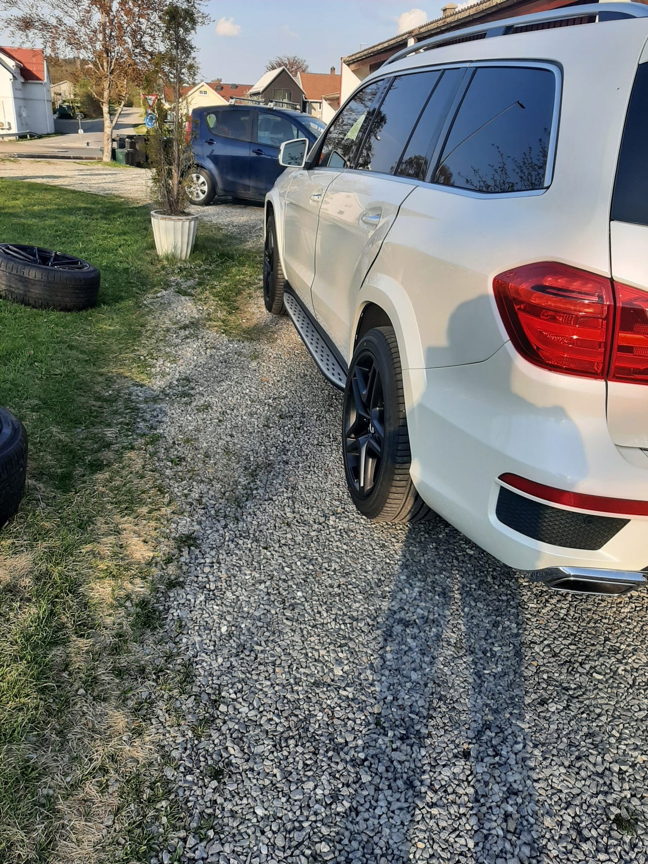 Dekk med felg 295/40/21 MB 5×112 | FINN torget