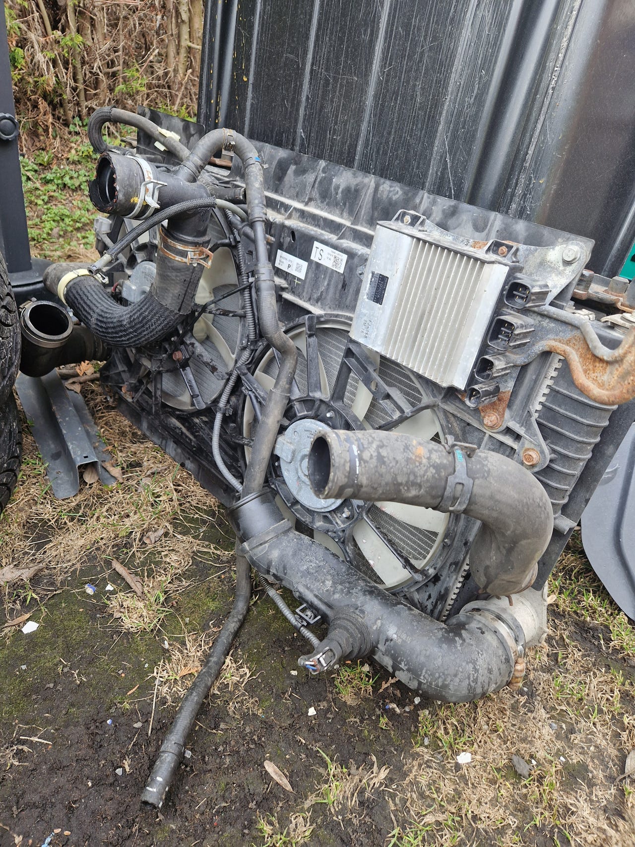 Radiator komplet med vifte og Ac radiator Toyota Avensis t27 2010 2.0d ...