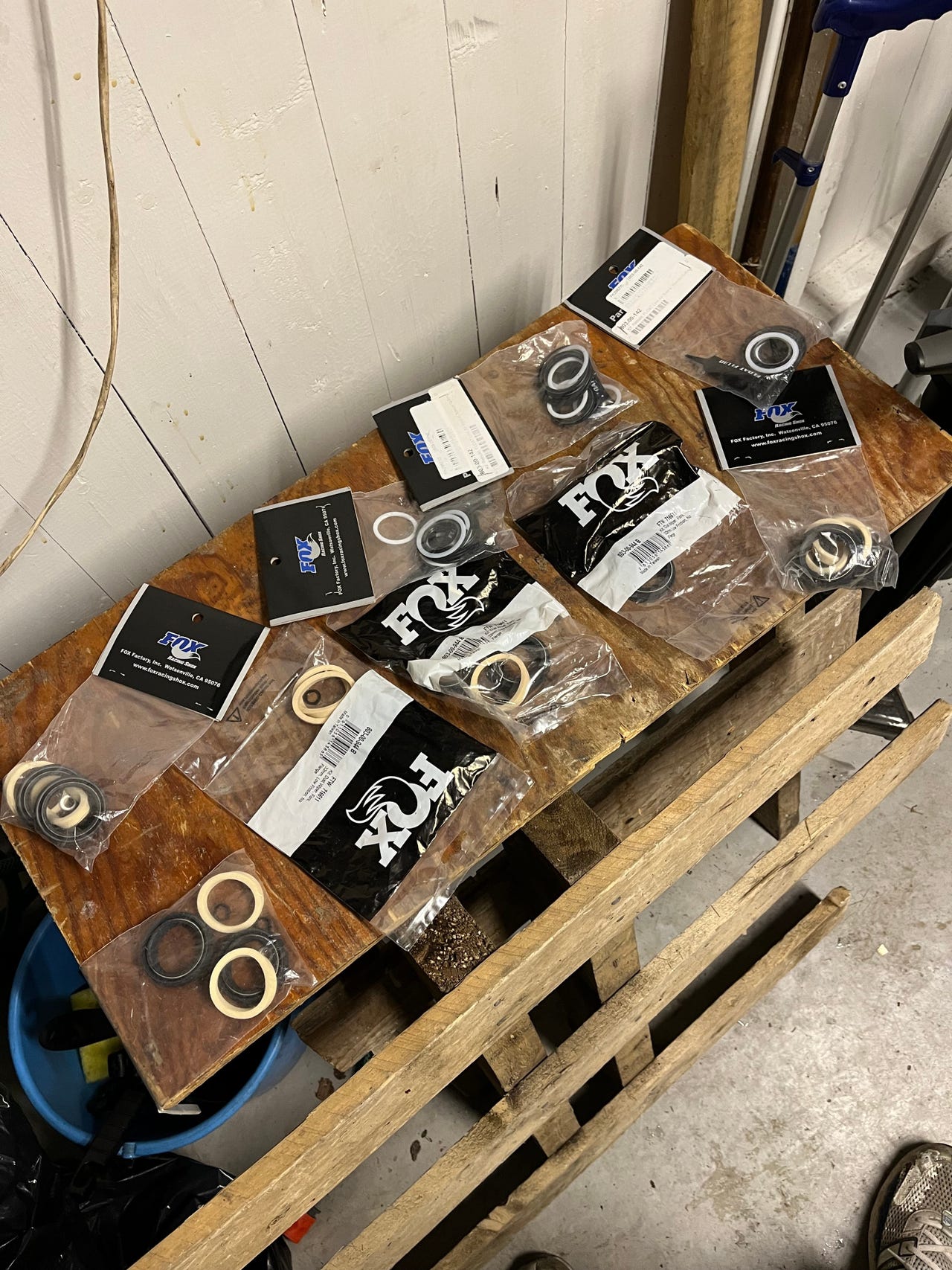 Fox 32 lower leg service kit og flot RP23 service kit | FINN-torget