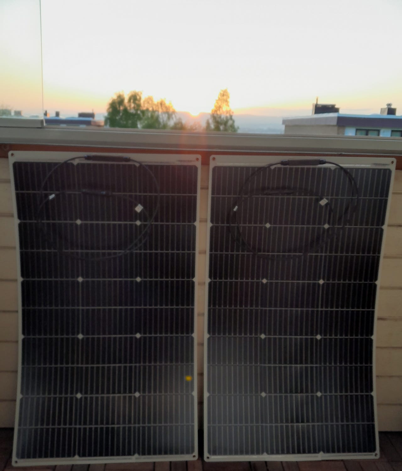 Dokio 100W Fleksibelt Solcellepanel. Til båt, bobil, hytte, telttur og terrasse. | FINN torget