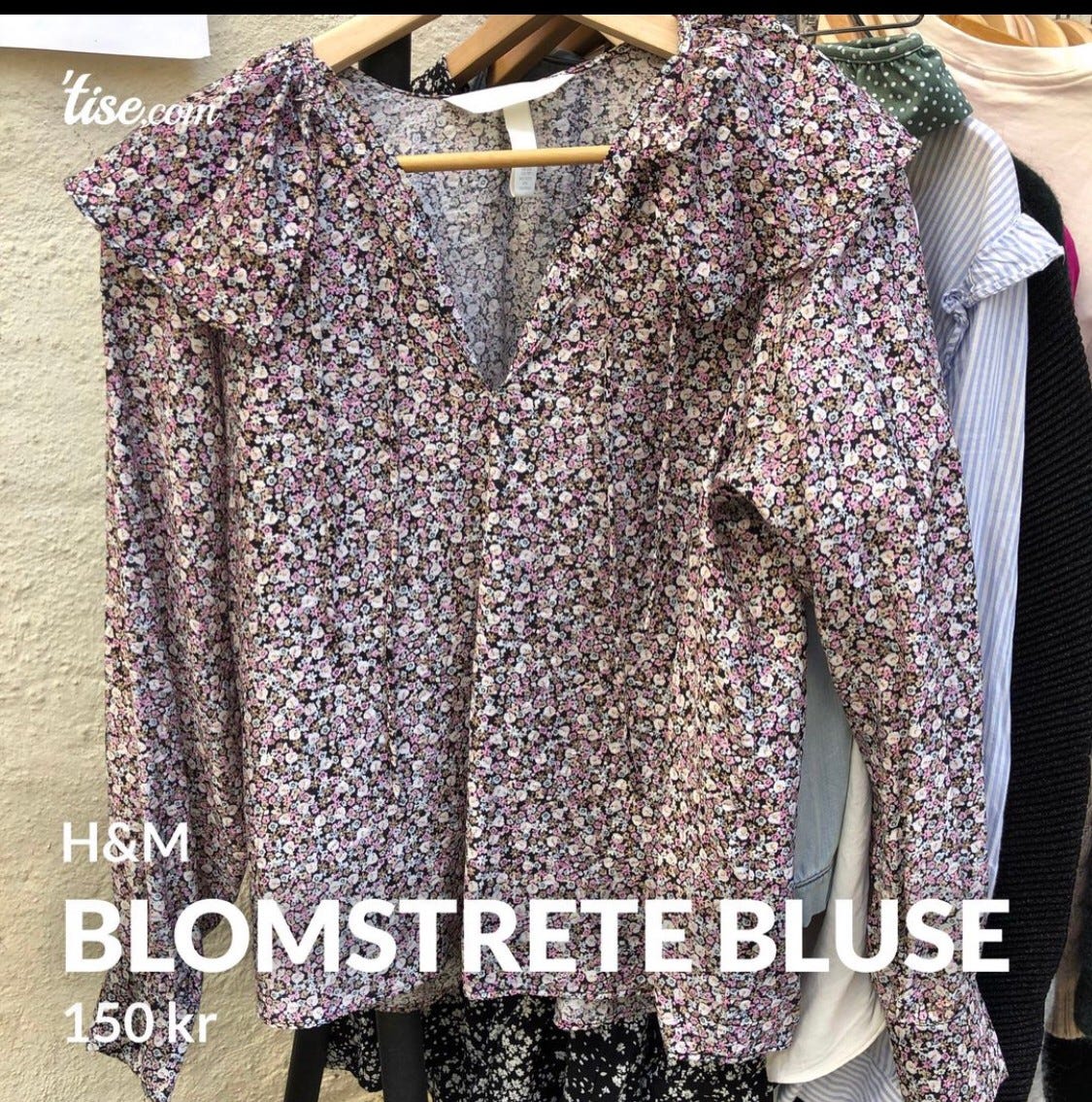 Blomstrete bluse med volanger | FINN-torget