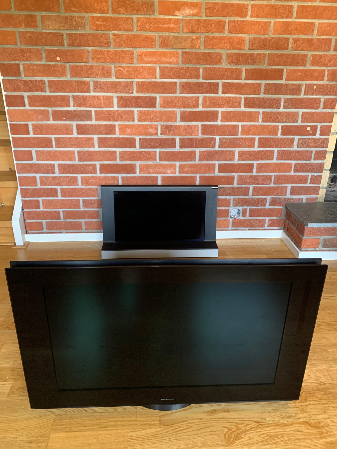 B&O BeoVision 7-32 & BeoVision 8-26 | FINN-torget