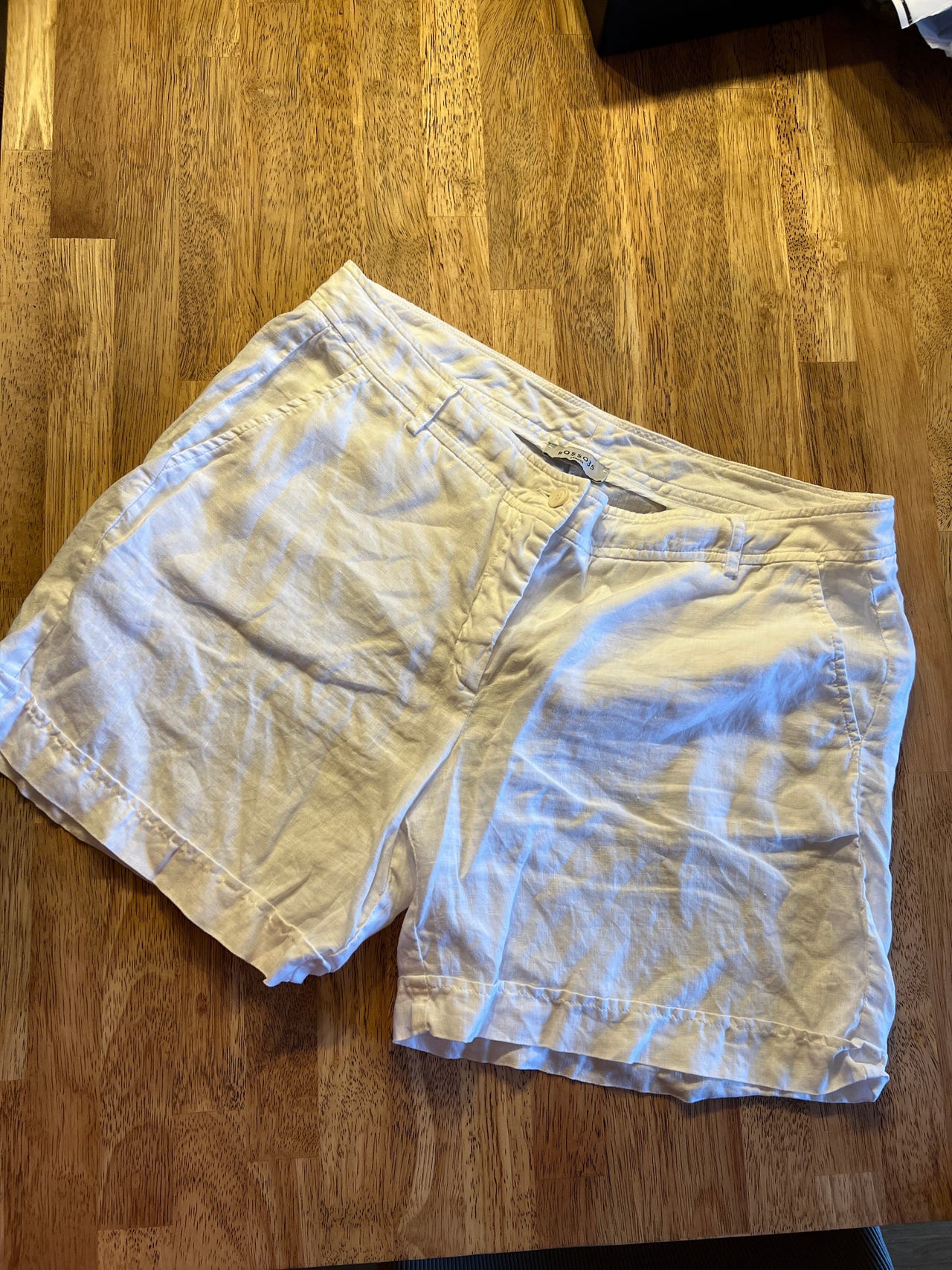 ROSSO35 hvit shorts i lin. Brukt 2 timer | FINN torget