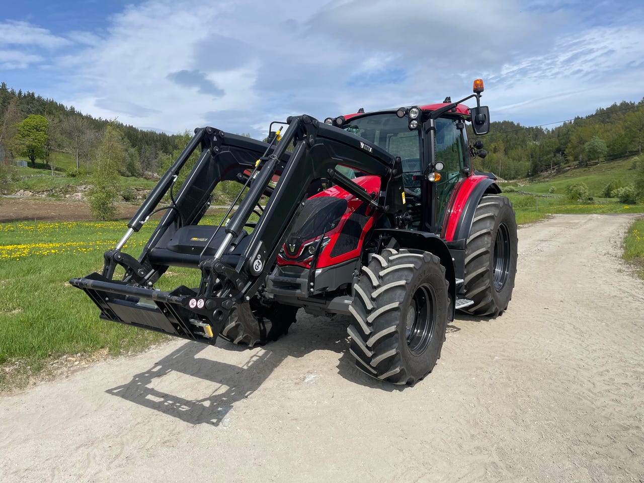 Til salgs: Valtra G135 Versu - 2022 | FINN.no
