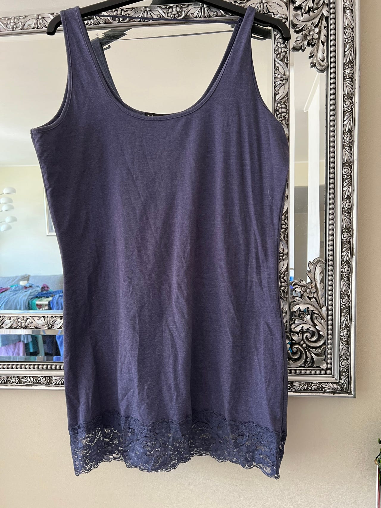 Topp/ singlet (blå) med blondekant str L | FINN-torget