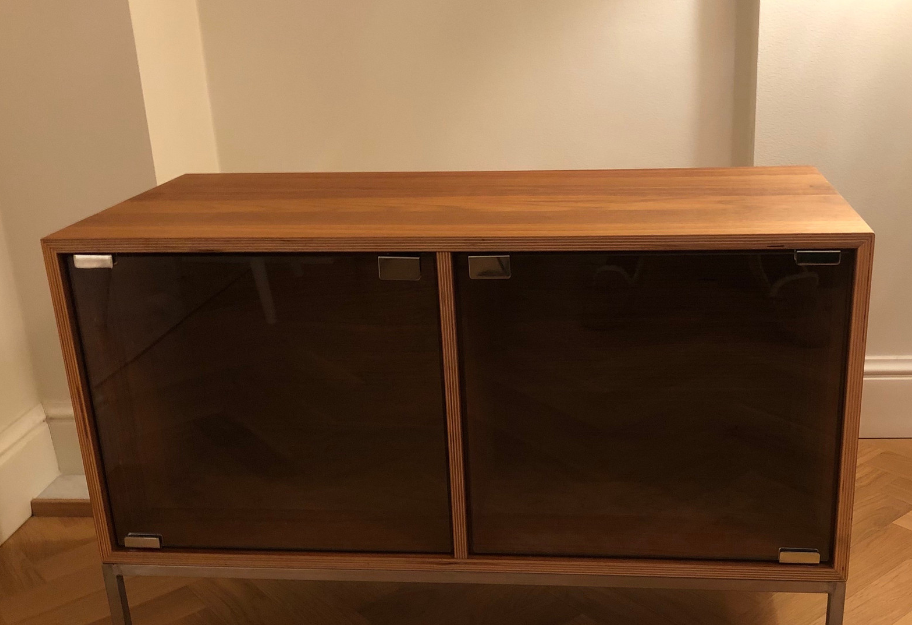 Bolia reol/hylle med glassdører | FINN torget