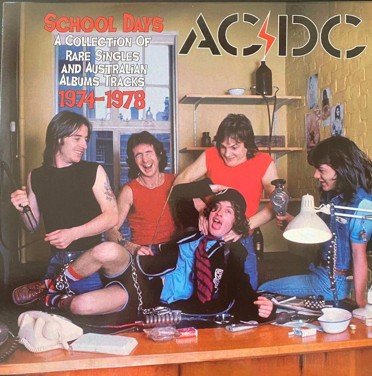 AC/DC - School Daze - A Collection Of Rare Singles | FINN torget